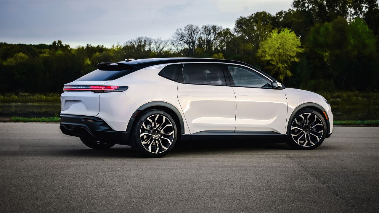 Chrysler’s First EV Crossover Launching 2027: Specs, Styling & Strategy